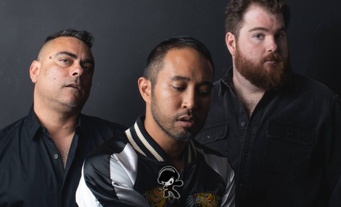 Invisible Animals - 'Love Bomb' (Indie Rock)