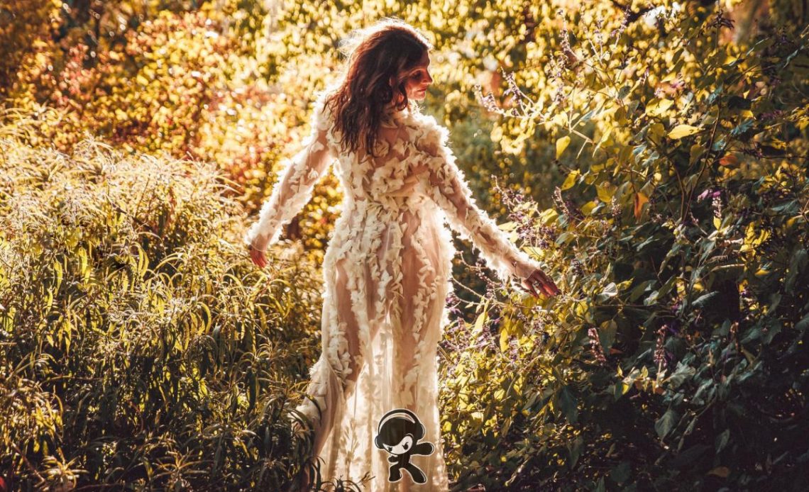 Jennifer Harper - Beautiful Earth (Adult Contemporary)